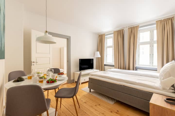 Authentic Copenhagen Apartment For 4 Guests - Copenhaguen