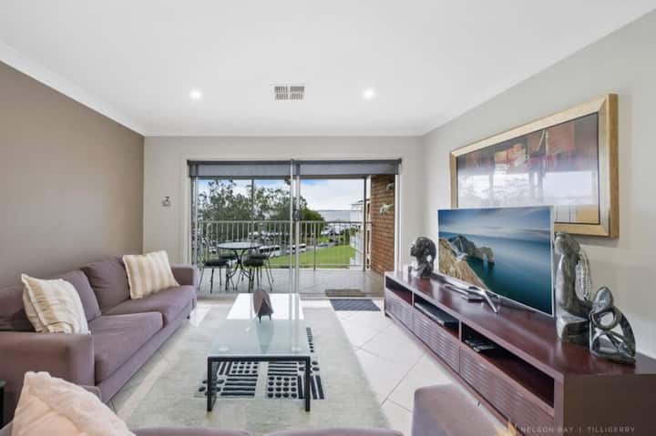 Sea Views At The Marina - Nelson Bay