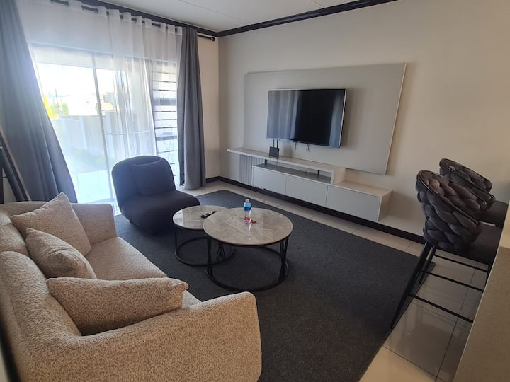 Serene Garden Retreat By Bk Hospitable - Centurion