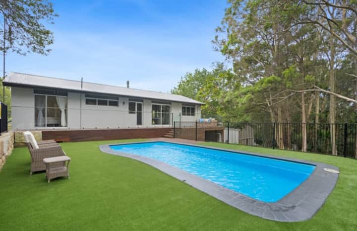 Family Retreat - Pool-play-10 Mins To Beach - Central Coast