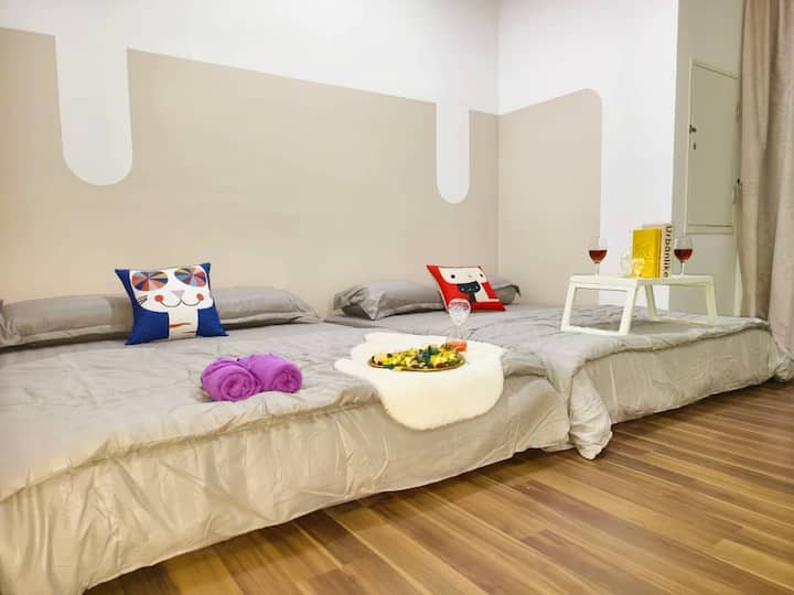 Sq Movie 55inch4ktv Mrt Next Segi College 5pax - Sungai Buloh