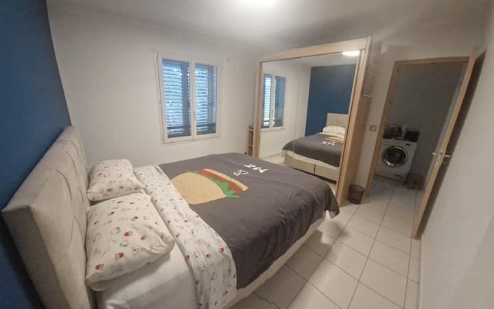 Chambre En Colocation – Femmes Uniquement - Ferney-Voltaire