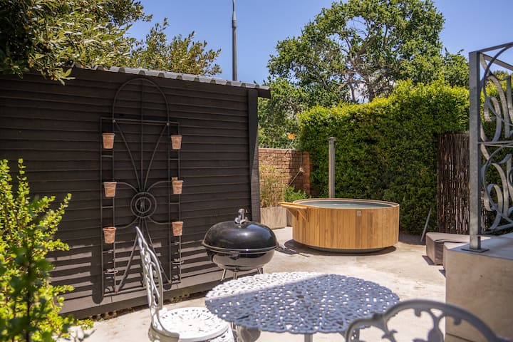 Avemore Vredehof No 2 With Power Back Up - Stellenbosch