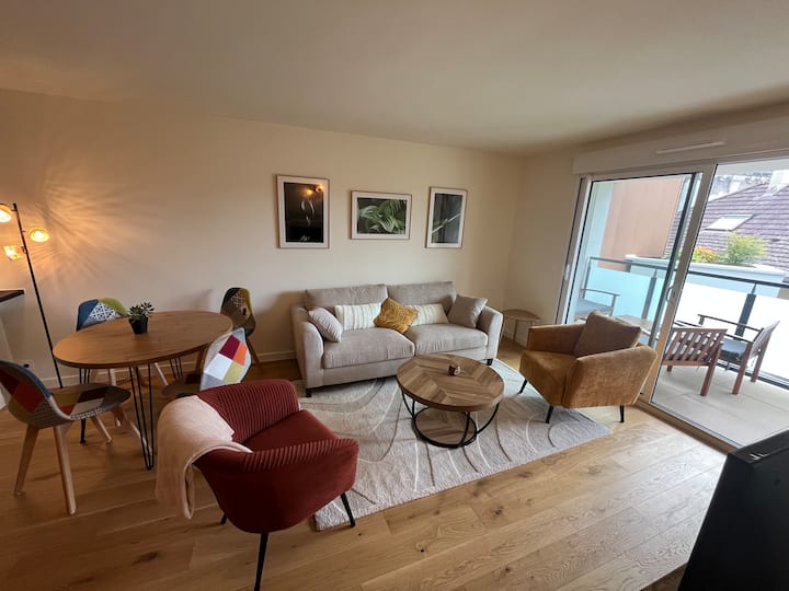 Ambre : 2 Chambres- Terrasse Et Garage - Aix-les-Bains