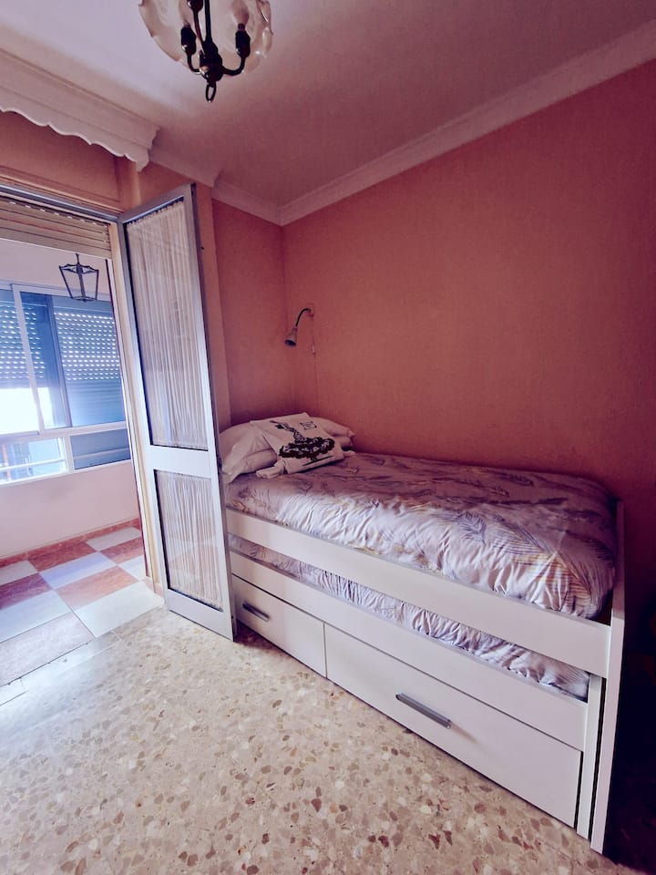 Habitación Privada Luminosa Y Tranquila - Jerez de la Frontera