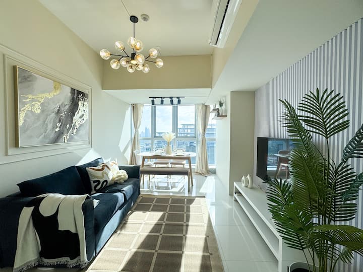 2br Oasis Near Uptown Mall Bgc +Fastwifipool - Makati