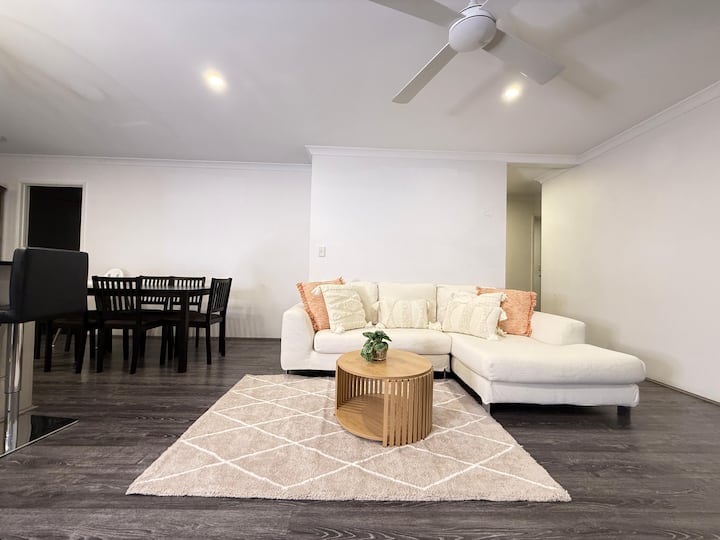 Modern Family Retreat In Brabham, Perth - Western Australia