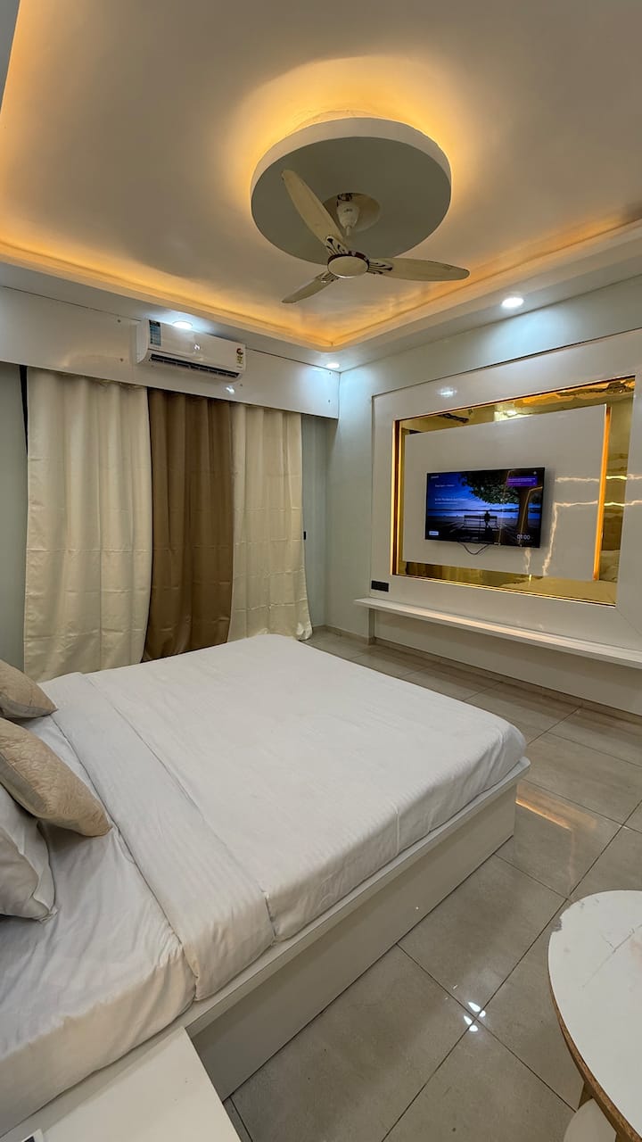 Heavenstay | Omaxe Hazratganj - Lucknow