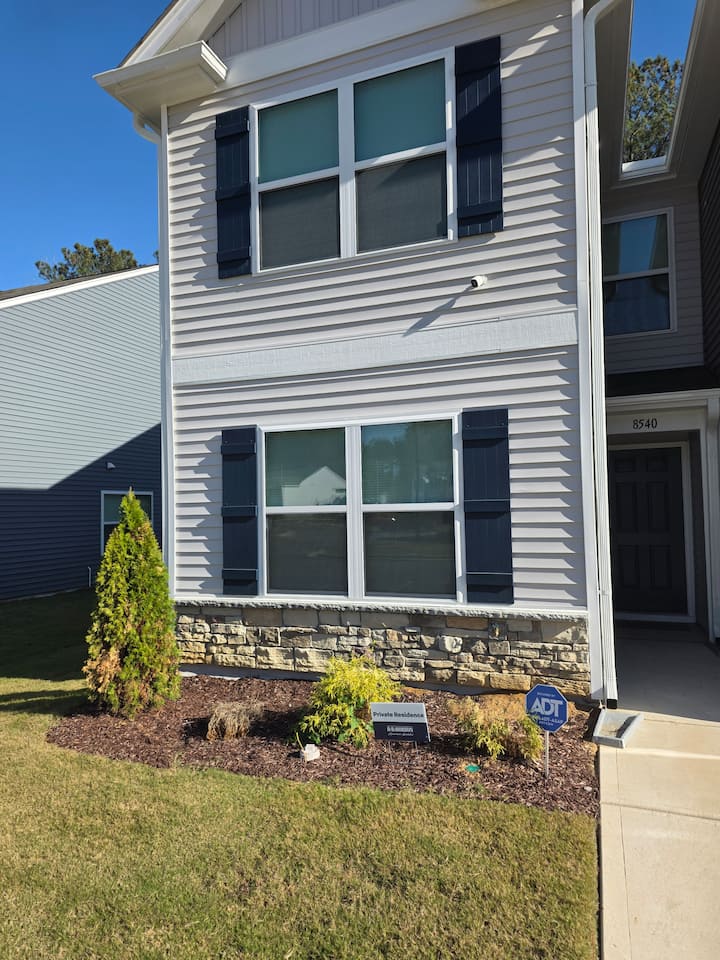 Brand New Luxurious Home With Massage In Raleigh - Raleigh, NC