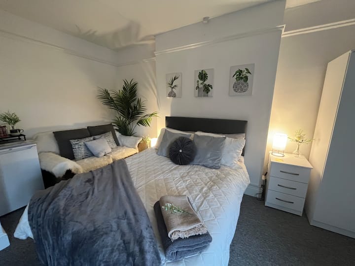 Double Top Floor Suite, Very Spacious - Hereford