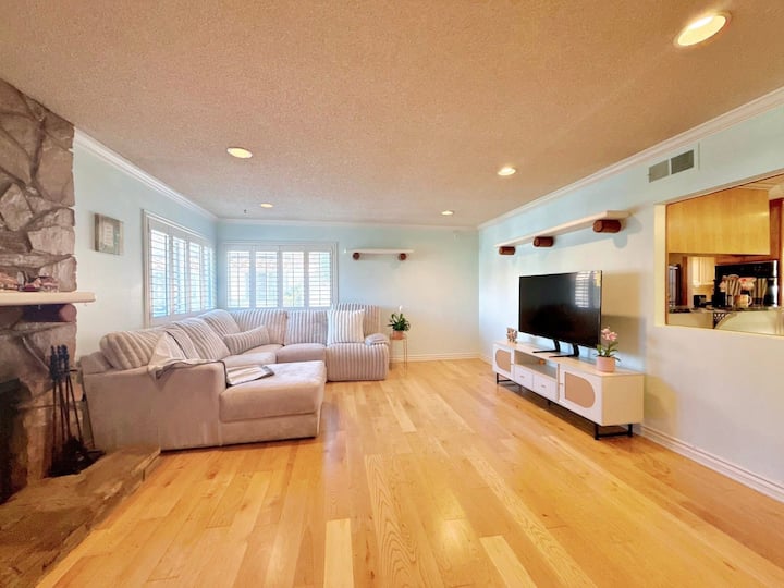 Cozy Retreat Minutes From Disneyland &Litte Saigon - Huntington Beach, CA
