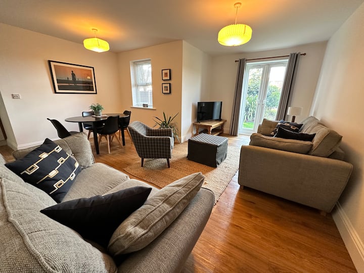 Modern Two Bedroom Apartment - Birkdale Village - Formby