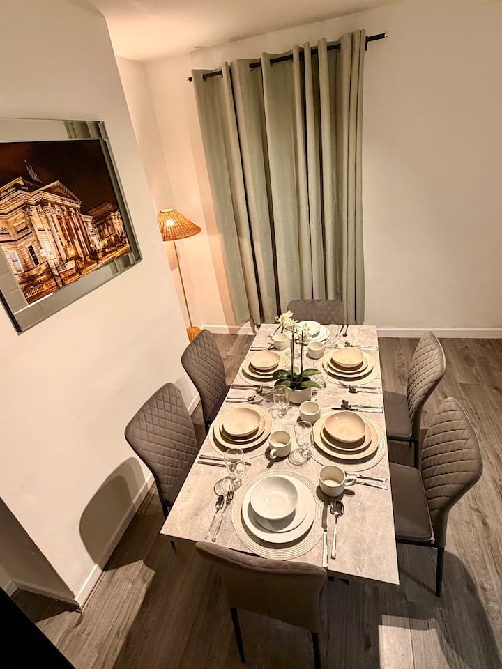 Stylish 3 Bed Home - 5 Min From Anfield Stadium - Liverpool