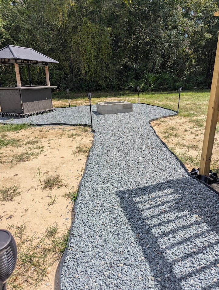 Spacious Cozy Home With Tiki Bar And Bonfire Area - Crystal River, FL