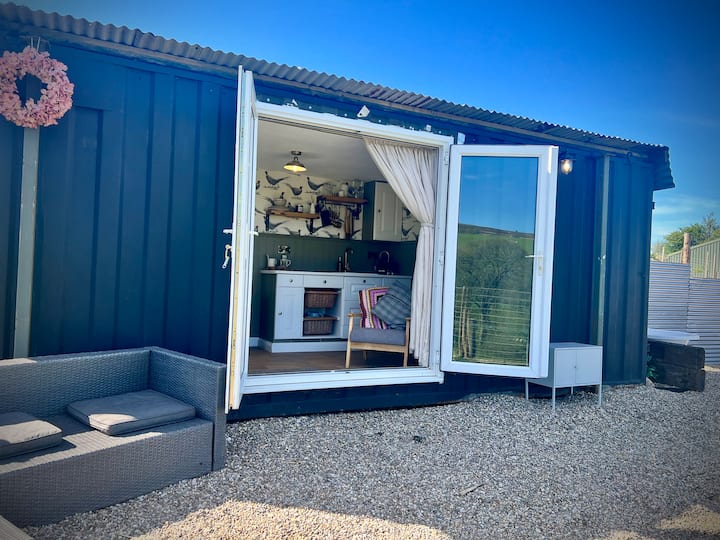 Cabin On The Moors - 北威爾斯