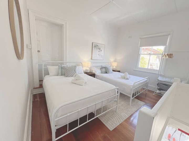 Self Contained House In Ashfield - Carlton