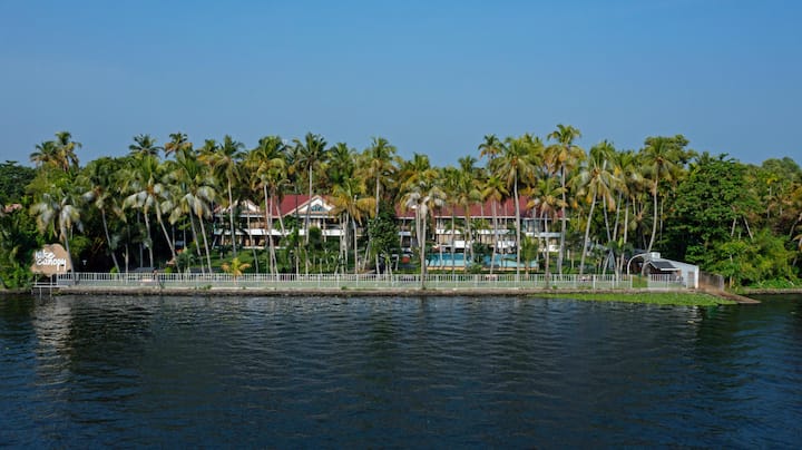 Aqua Premium Lake View Room In Lake Canopy Aleppey - Aleppey