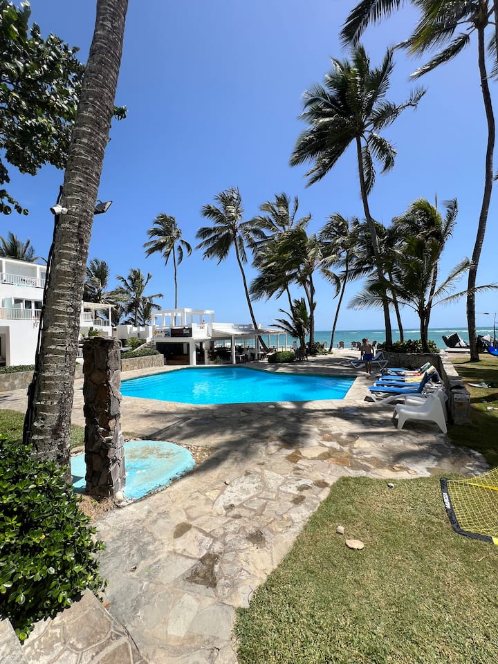 1br Beachfront Building · King Bed · Pool Access - Cabarete