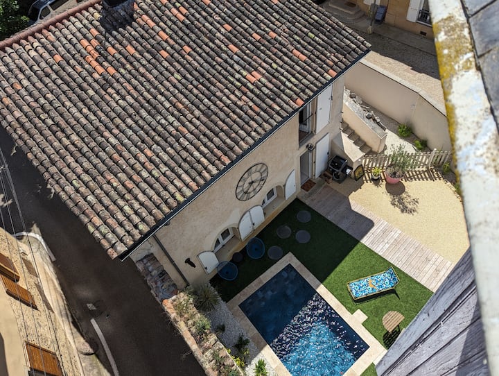 Maison De Caractère Avec Piscine Et Jardin Clos - Solaize