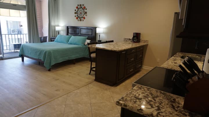 Desert Retreat - Palm Desert, CA