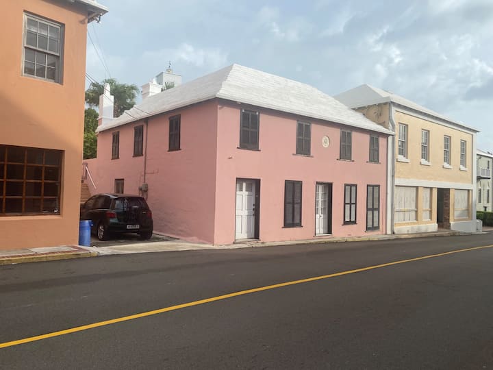 Secret Garden- A Treasure In Heart Of Old Town. - Bermuda