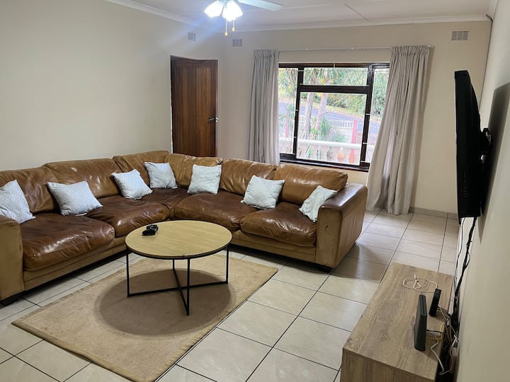 Specious 4 Bedroom House Great For Holidays - Amanzimtoti