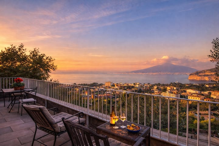 Sea-view Villa With Terrace And Parking – Sorrento - Sorrento