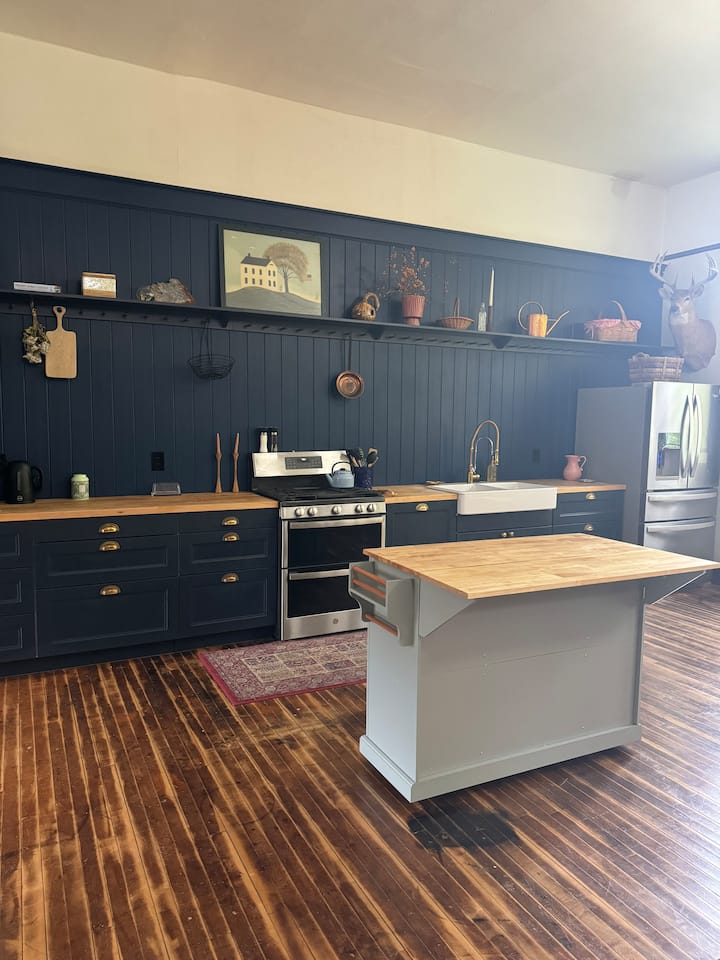 The Schoolhouse - A Peaceful Driftless Retreat - Viroqua, WI