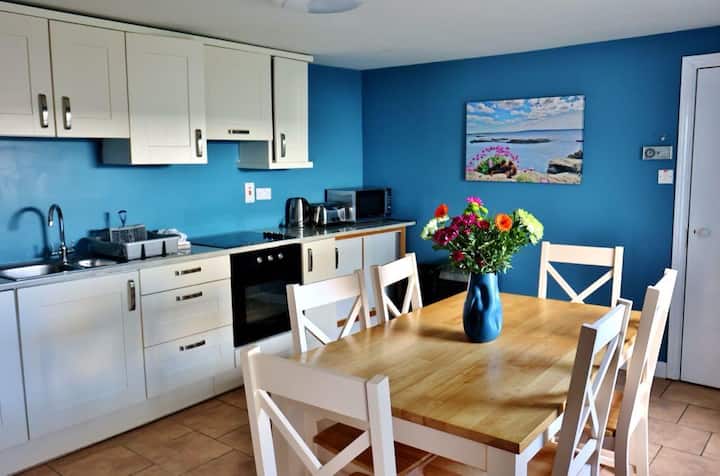 Large Townhouse Main Street Liscannor - Doolin