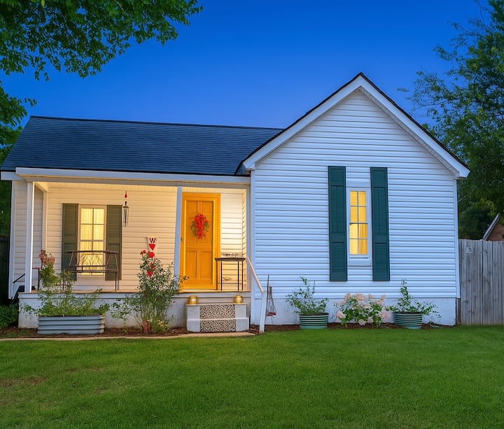 The Gypsy Mule Cottage - Downtown Columbia, Tn - Columbia, TN
