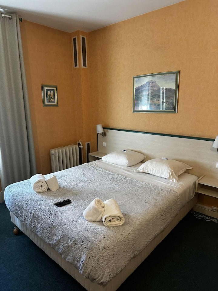 Chambre D'hôtel Double Standard - Lons-le-Saunier