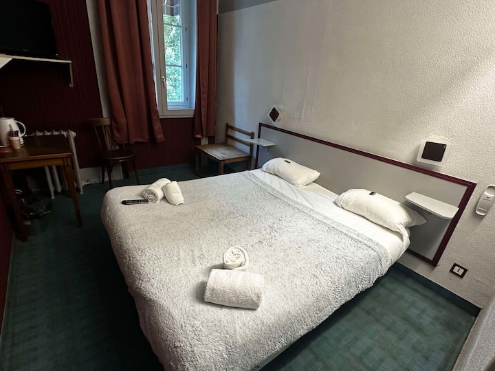 Chambre D'hôtel Double Standard - Lons-le-Saunier