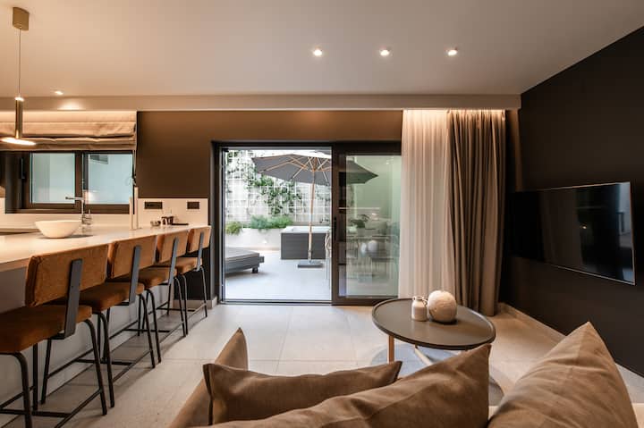 Porta - Suite With Terrace & Outdoor Jetted Tub - Iraklion