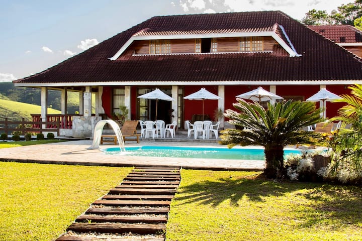 Casa No Campo Com Vista Privilegiada! - Santo Antônio do Pinhal