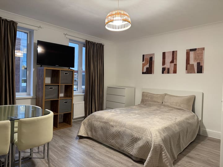 Charming 1-bed Flat In Leafy Richmond By Station - Twickenham