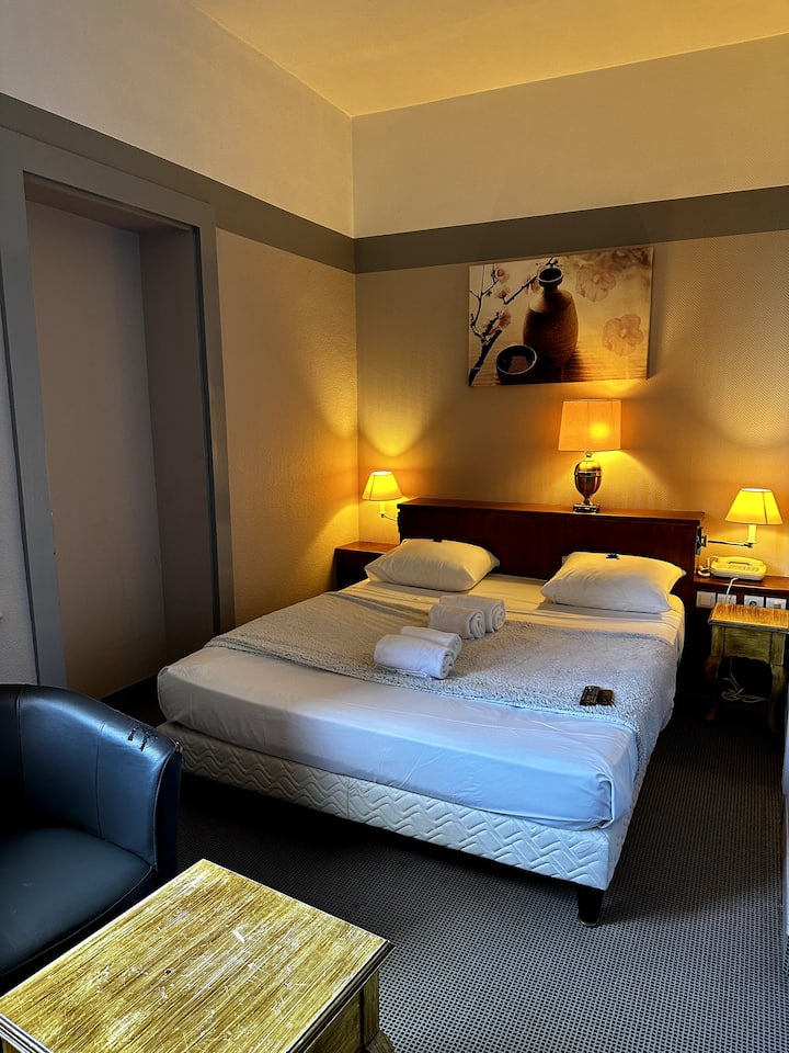 Chambre D'hôtel - Double Confort - Lons-le-Saunier