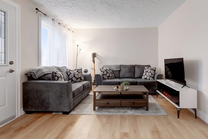 Spacious 3-bedroom Home For Your Stay - Grand Sudbury