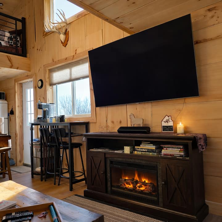 Private 110-acre Retreat. Ponds, Trails & Views. - Iowa