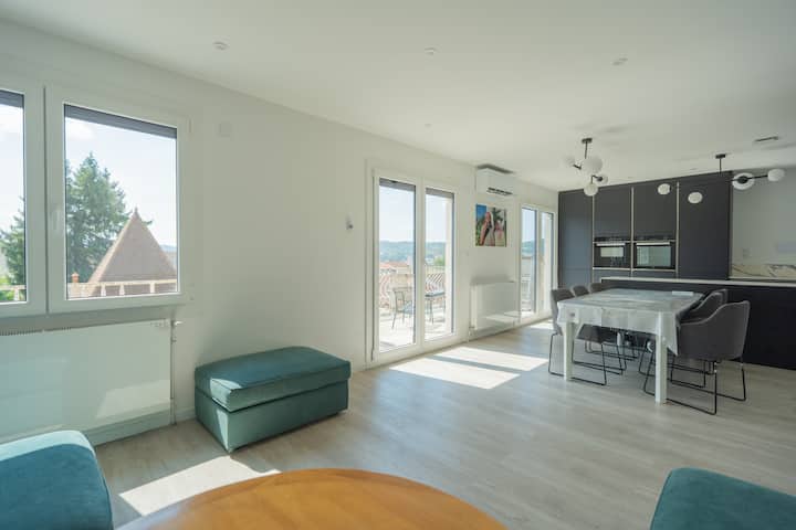 Villa Panorama – Maison De Charme Avec Jardin - Oyonnax