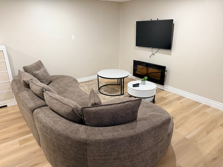 Cozy Lower Unit! - Grand Sudbury