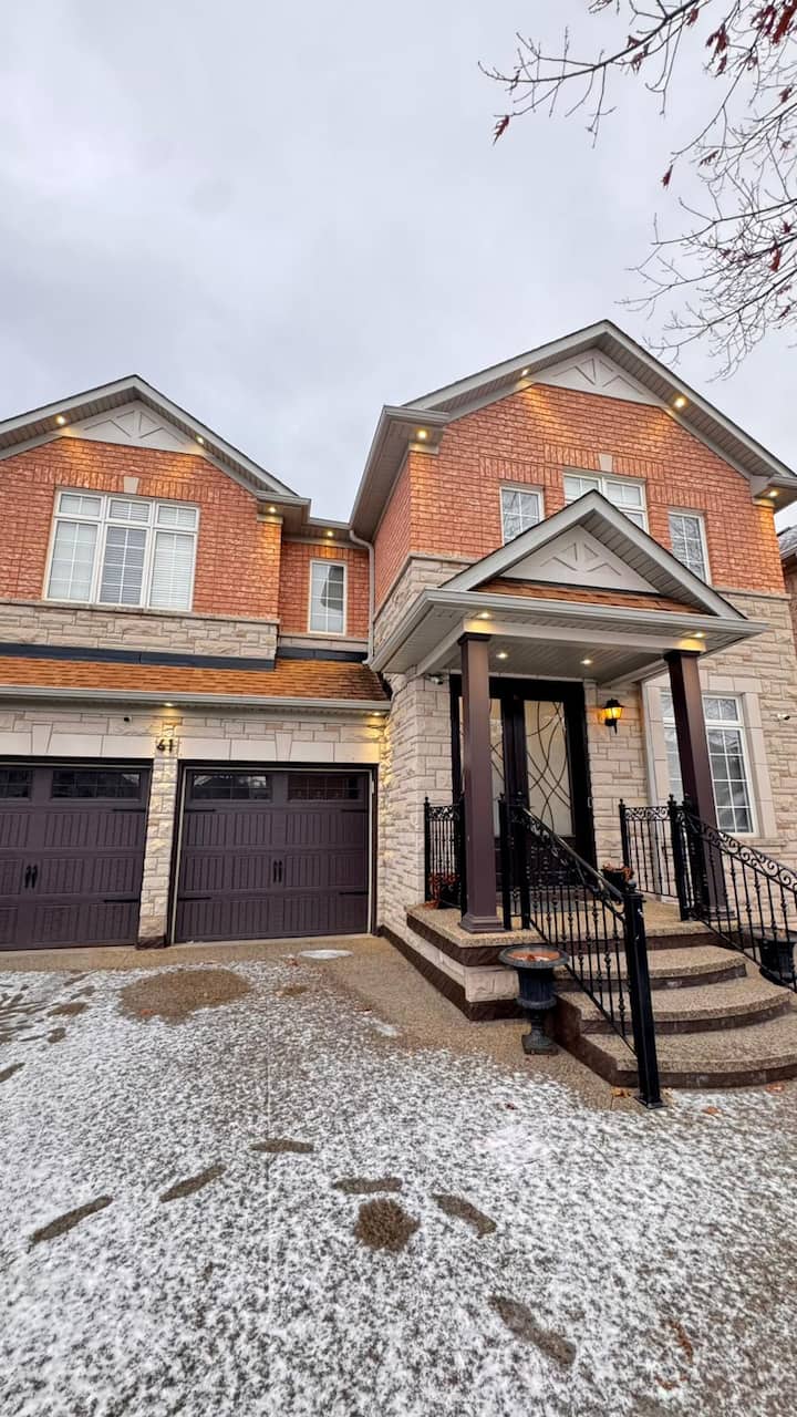 Home In Brampton East - Vaughan