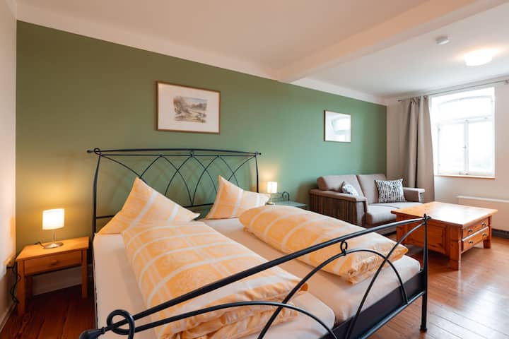 Mesnerhaus Wohnung 8 | Urlaub Auf Dem Bauernhof - Bad Wimpfen