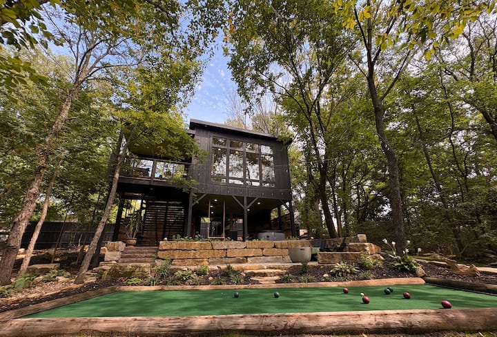 The Pair Tree - A Romantic Retreat In The Trees - Kansas (State)