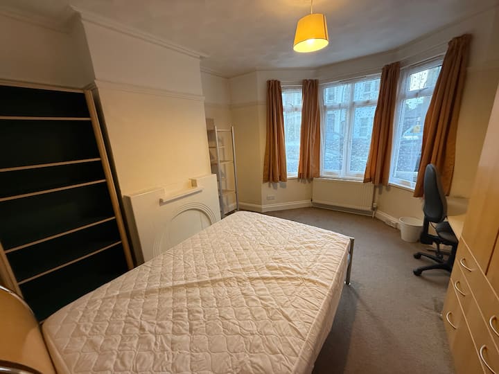 Spacious 8 Bedroom Property - Excellent Location - Oxford