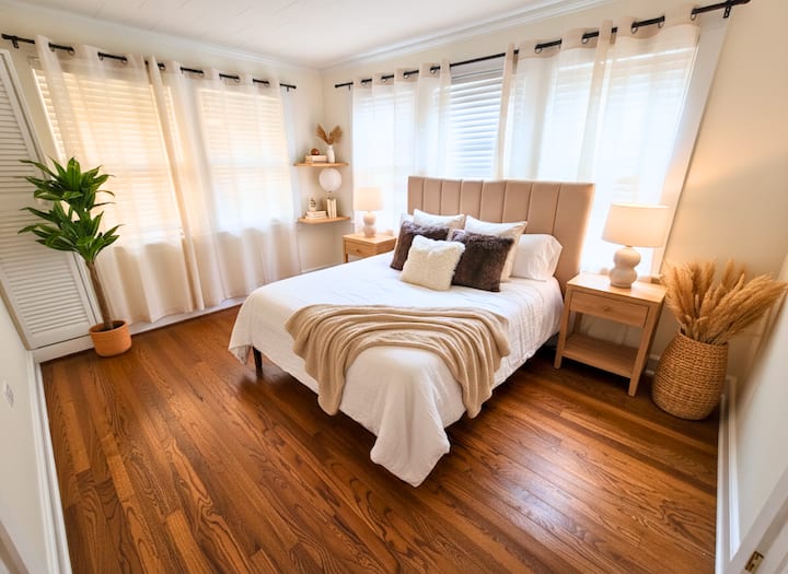 Charming Downtown Covington Cottage - Covington, LA
