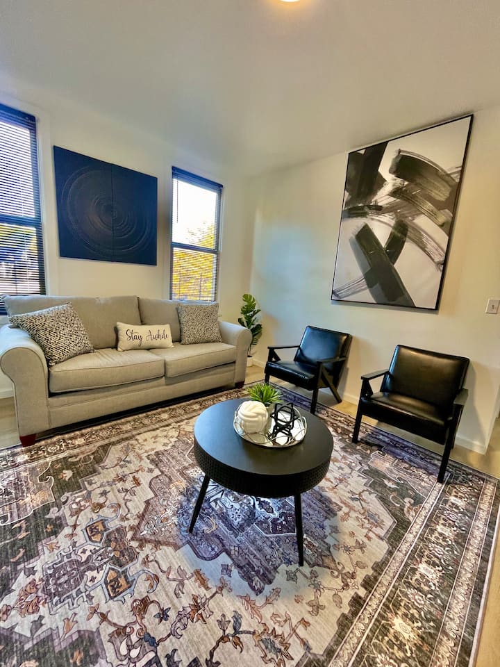 The Luxe Borough (King Size Bed) - Montclair, NJ