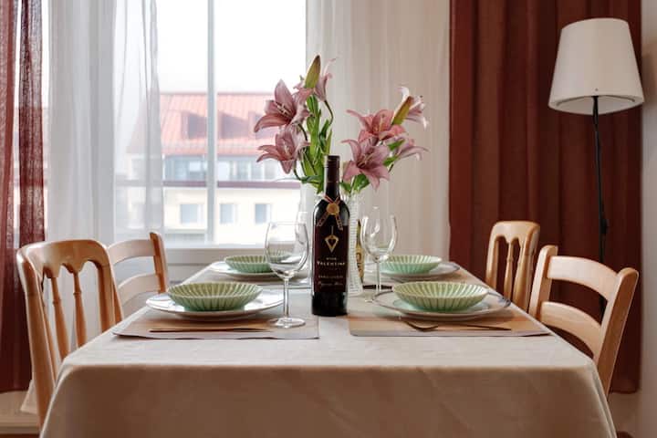 Central Luxury Stay | Vintage Charm & Sauna - Helsinki