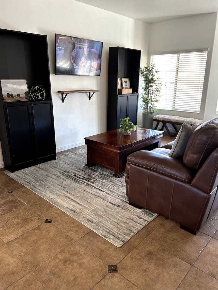 Cozy Family Retreat Kid And Pet Friendly, Tv &Wifi - Victorville, CA