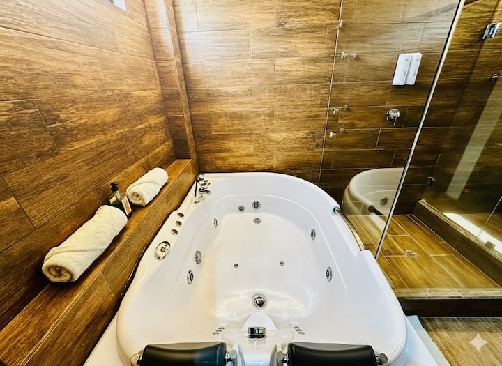 Lujoso Depa Con Jacuzzi Privado Y Moderno - Quito