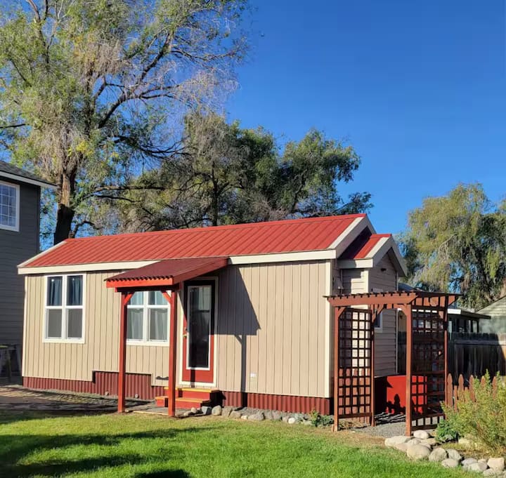 Shinytiny Home Downtown - Redmond, OR